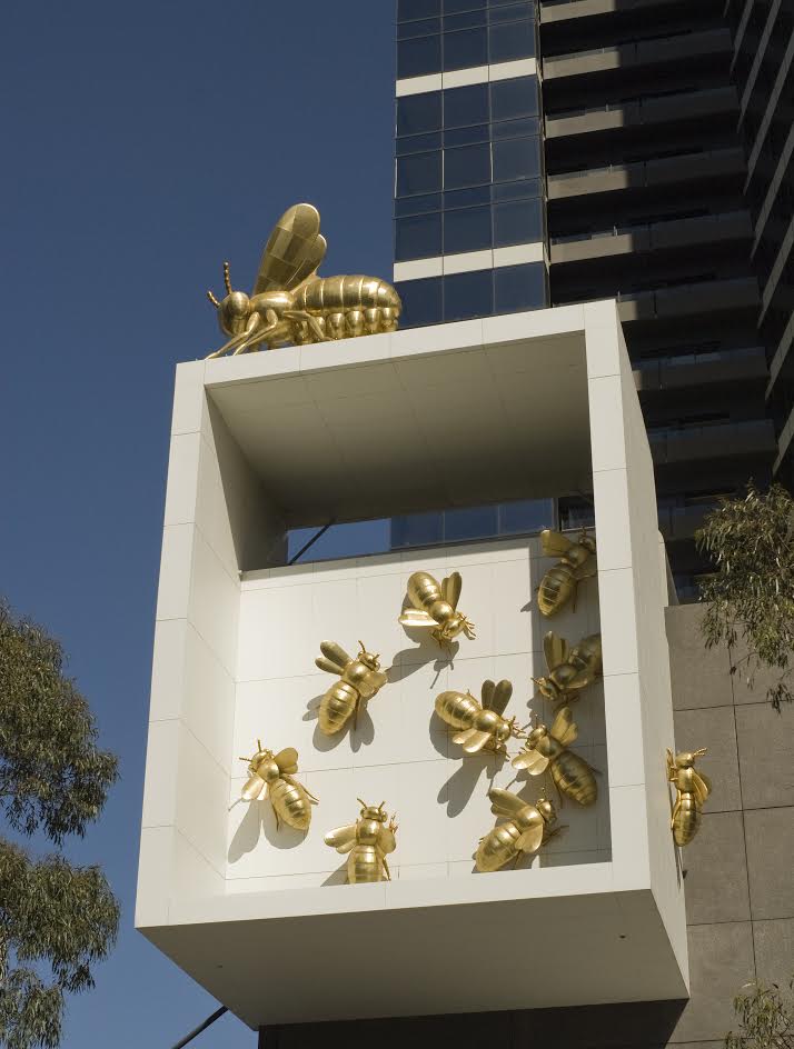 Richard Stringer's replica decorative bees - Mondopiero Melbourne